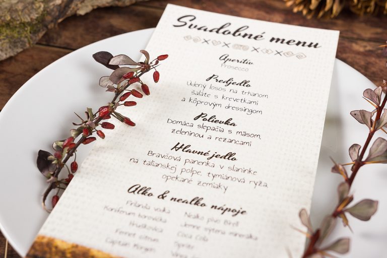Svadobné menu s ľudovým dreveným motívom - oznamimto.sk